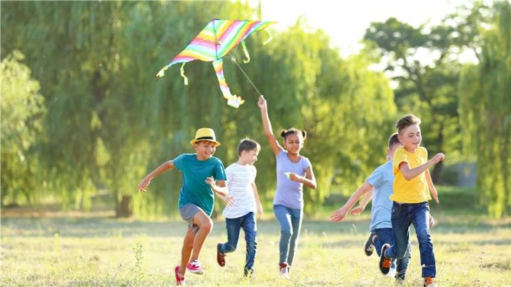 UNA | Pop-up Event: Kite-Making - UNA